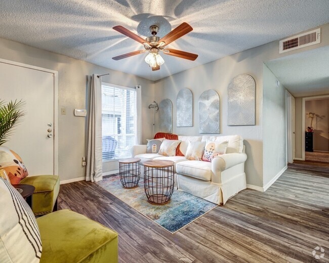 Midtown College Station Apartments for Rent with High Ceilings ...