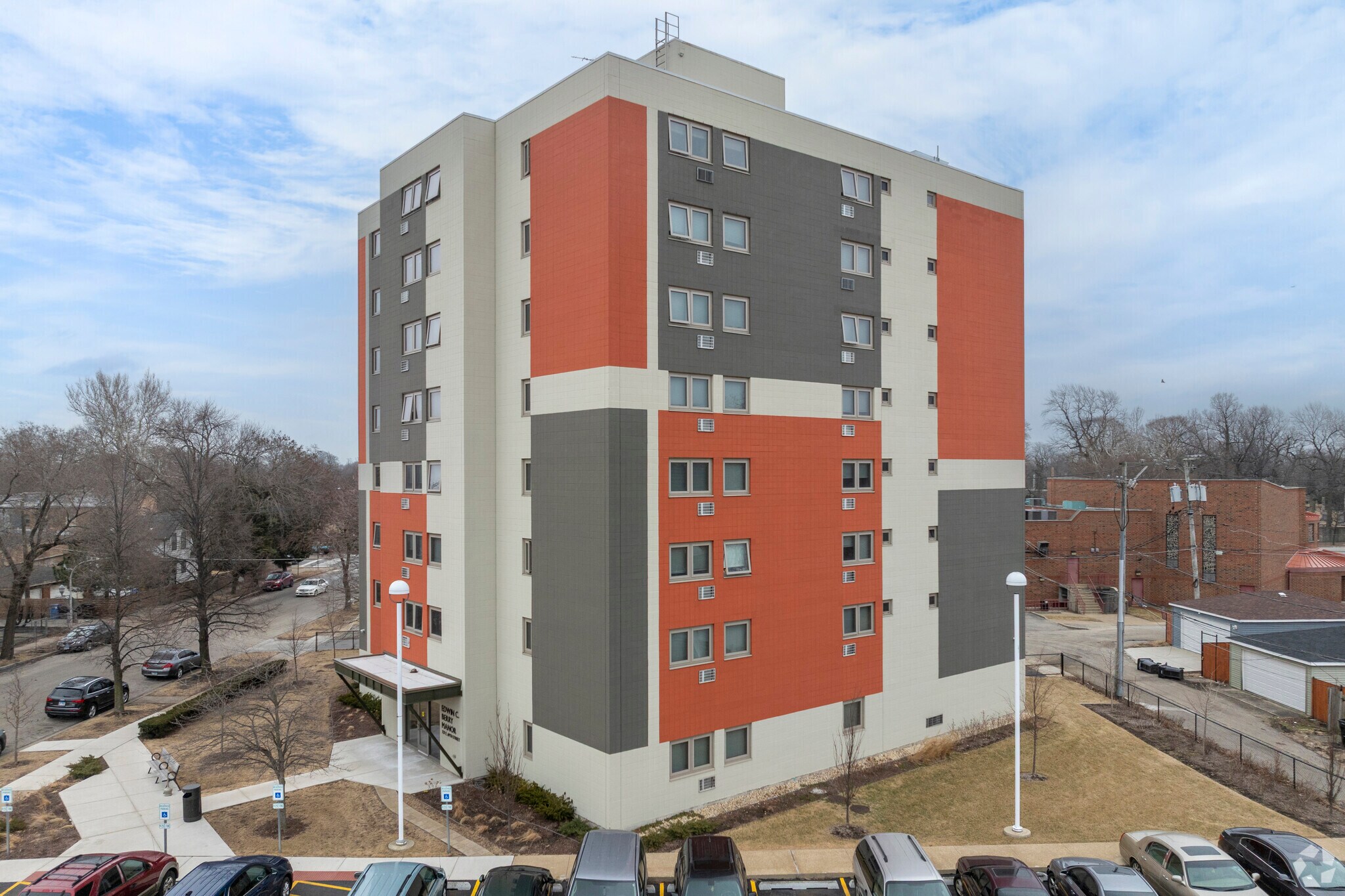 Berry Manor - 737 E 69th St Chicago, IL 60637 | Apartments.com