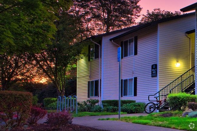 Caufield Apartments for Rent with Extra Storage - Oregon City, OR ...