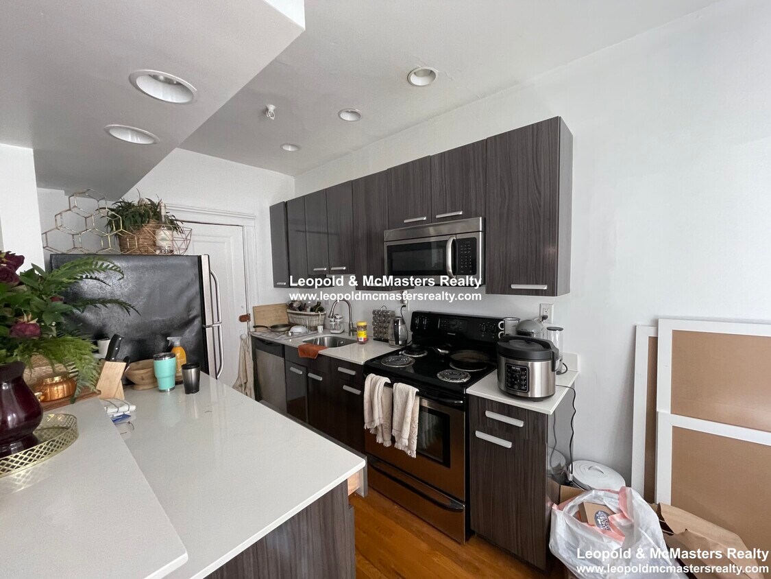 89 West Cedar St, Boston, MA 02114 - Apartments in Boston, MA ...