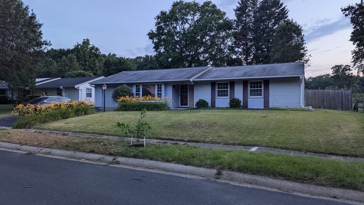 2526 Lisa Dr, Waldorf, MD 20601 - House Rental in Waldorf, MD ...