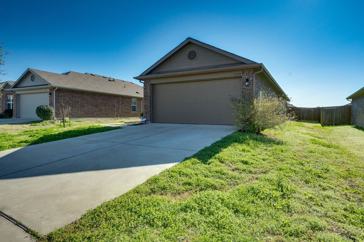 5709 Roderick Dr, Austin, TX 78724 - House Rental in Austin, TX ...