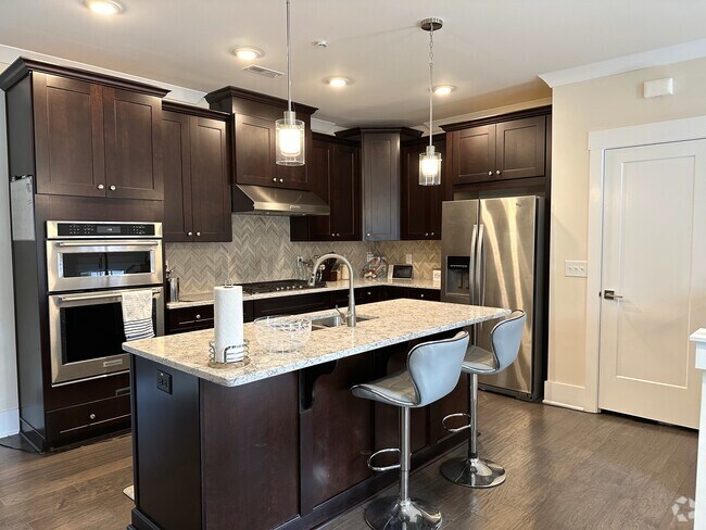 Colonial Grand at Brier Creek Apartments for Rent with Utilities ...