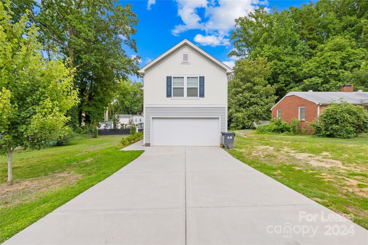 4217 Lake Rd, Charlotte, NC 28269 - House Rental in Charlotte, NC ...