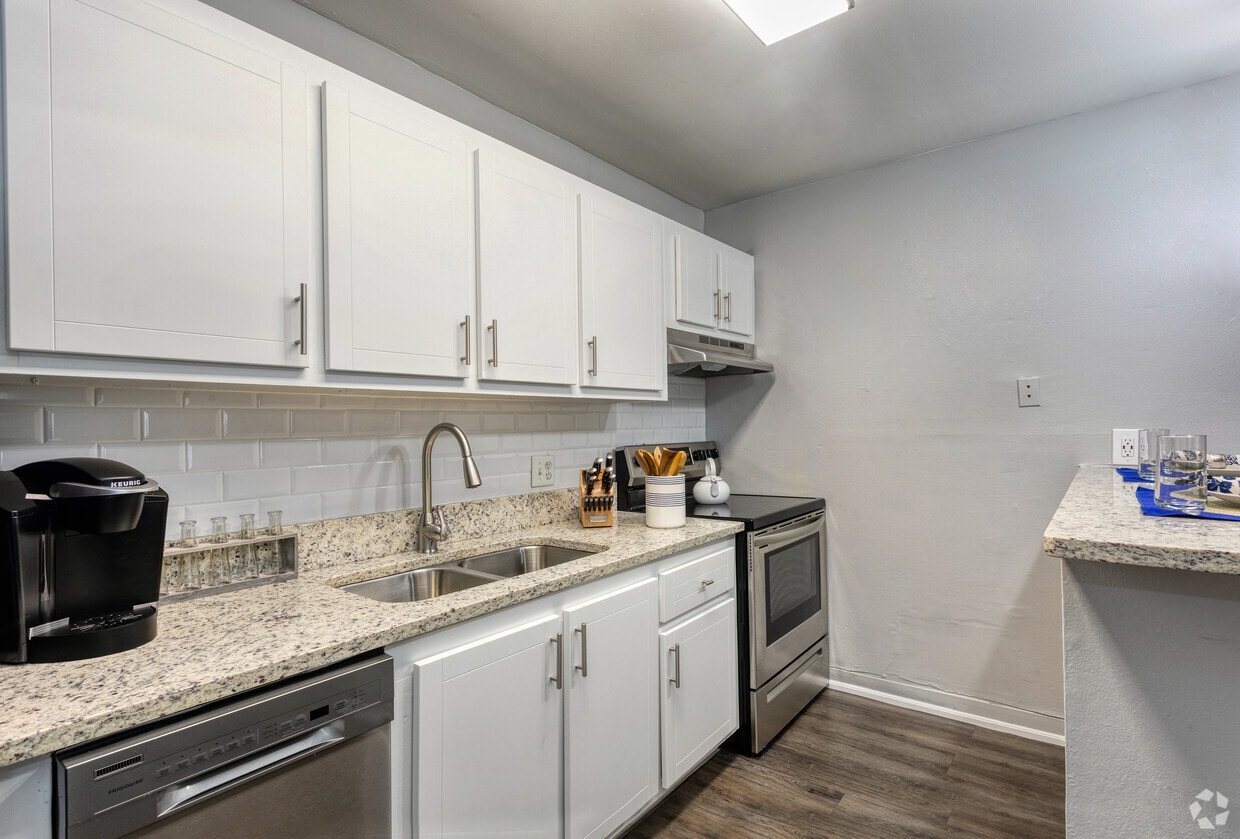 Sherwood Oaks Apartments - 10103 Sherwood Ln Riverview, FL 33578 ...