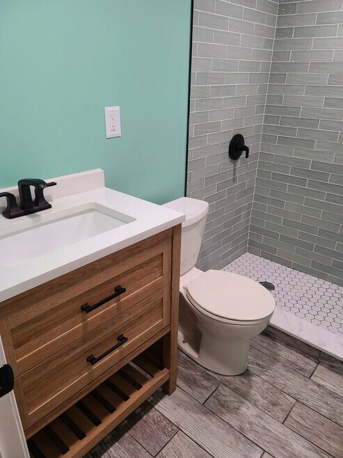 Apartments for Rent under $2,500 in The Highlands Condominiums, Port ...