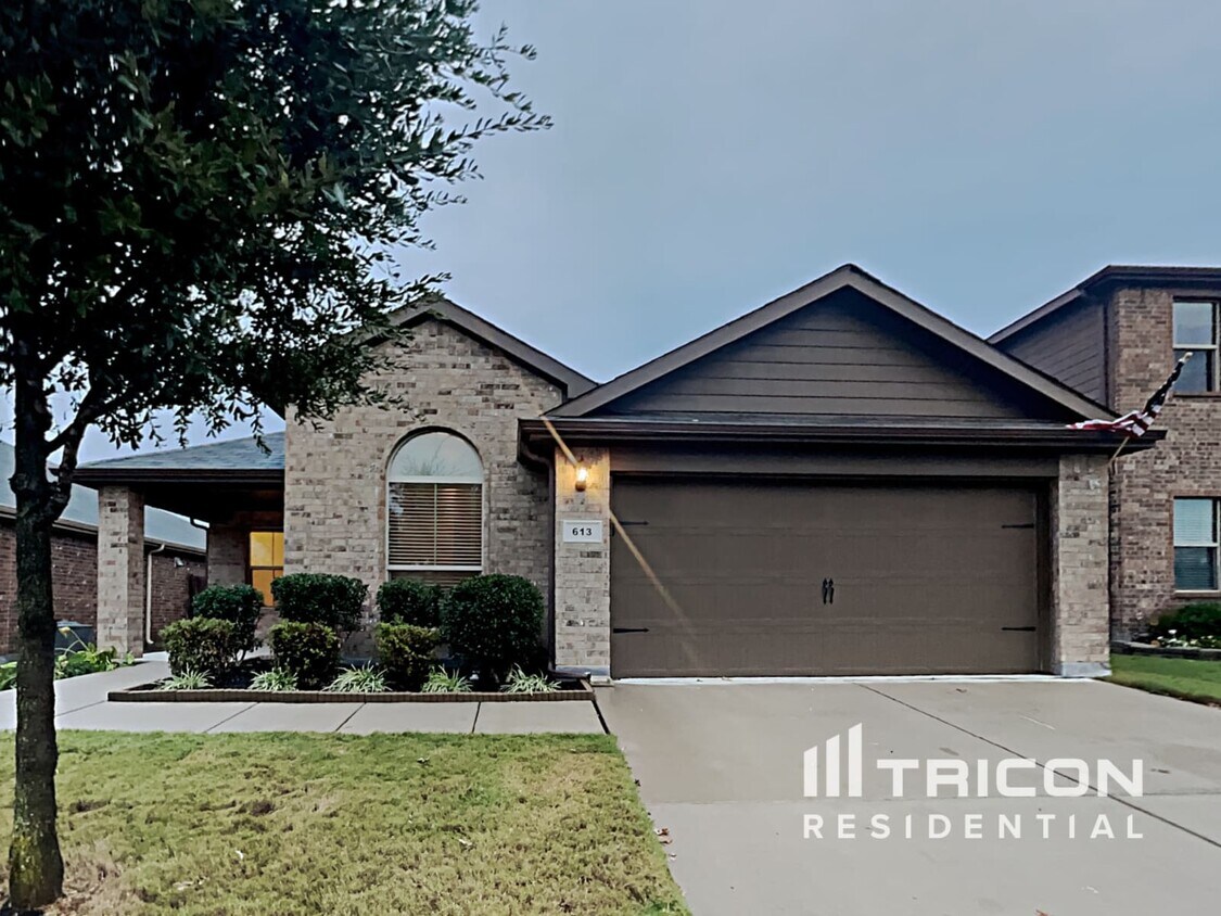 613 River Rock Rd, Azle, TX 76020 | Apartments.com