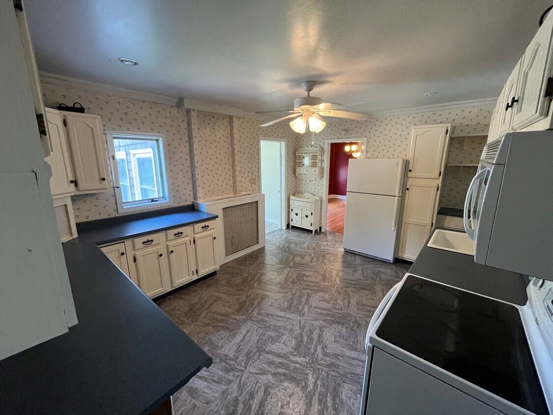 513 N Jay St Unit 1, Rome, NY 13440 - Room for Rent in Rome, NY ...