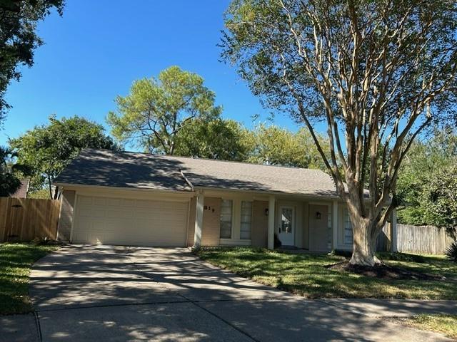 819 Walbrook Dr, Houston, TX 77062 - House Rental in Houston, TX ...