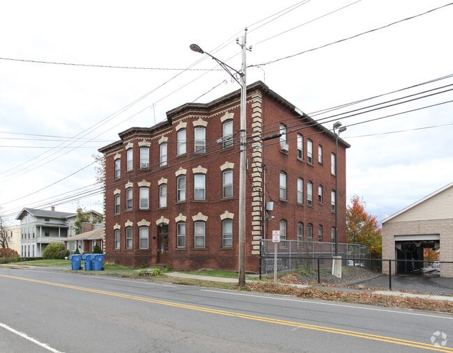 605 E Main St, New Britain, CT 06051 Apartments - New Britain, CT ...