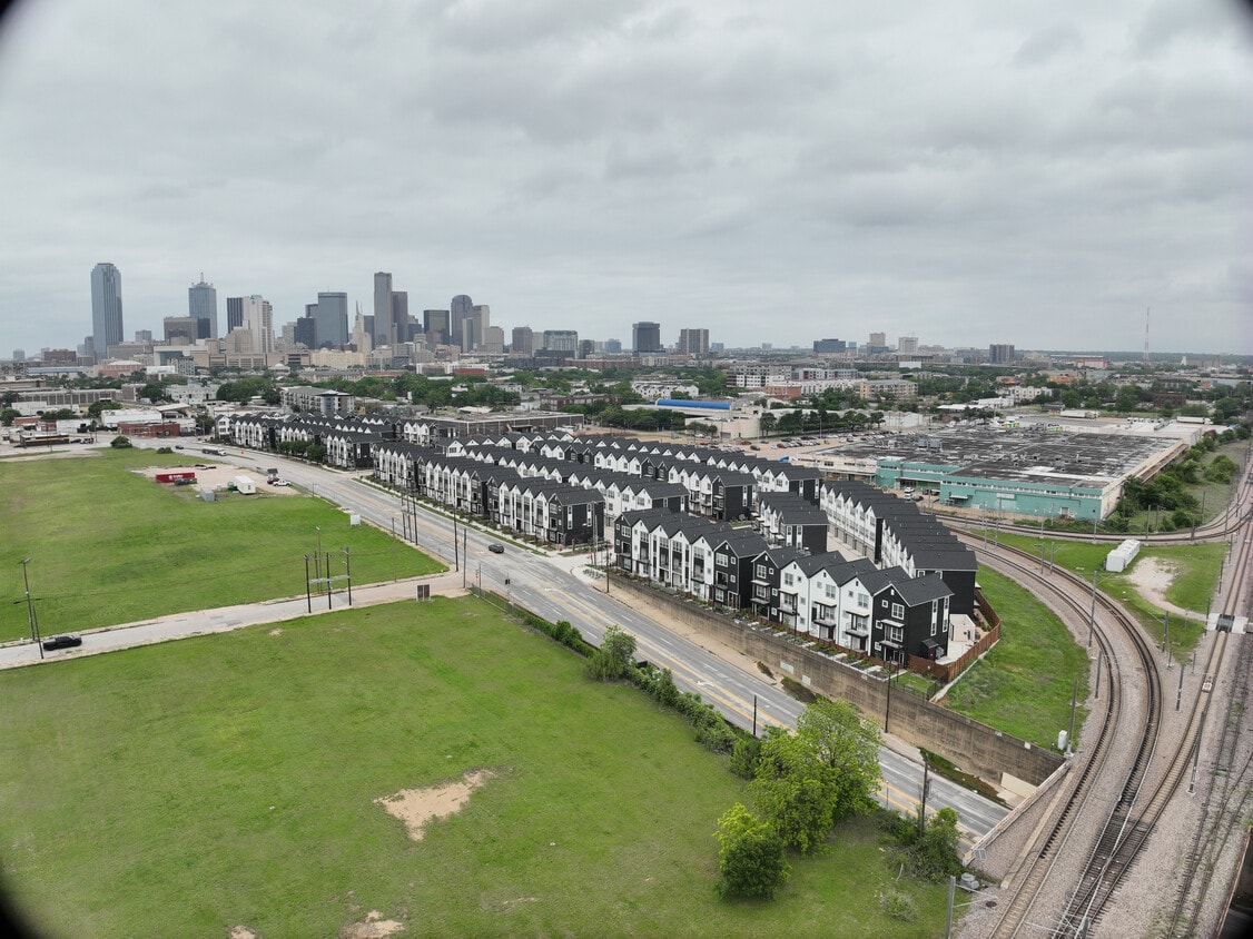 Victoria Row Townhomes for Rent - Dallas, TX | Apartments.com