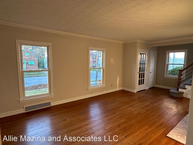 2239 S Taylor Rd Cleveland Heights, OH 44118 - Alquileres en Cleveland ...