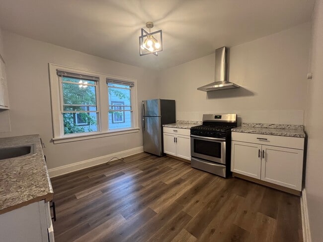 Cedar Taylor Apartments for Rent with a Living Room - Cleveland Heights ...