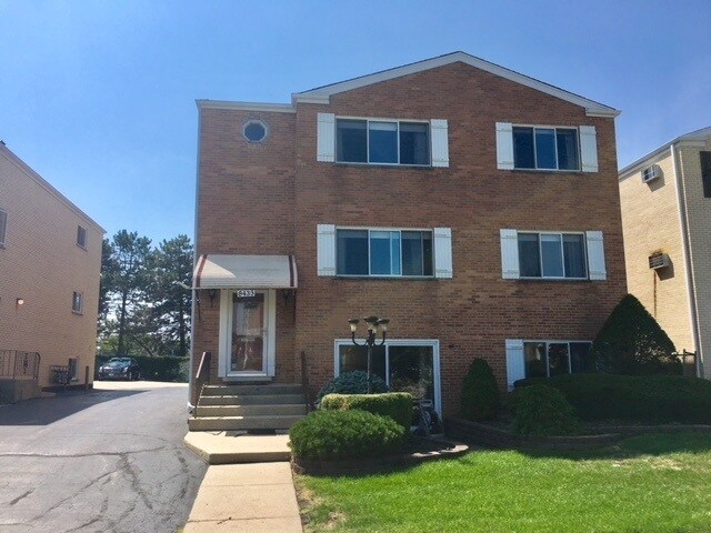 8435 W Oak Ave Unit 2, Niles, IL 60714 - Condo for Rent in Niles, IL ...