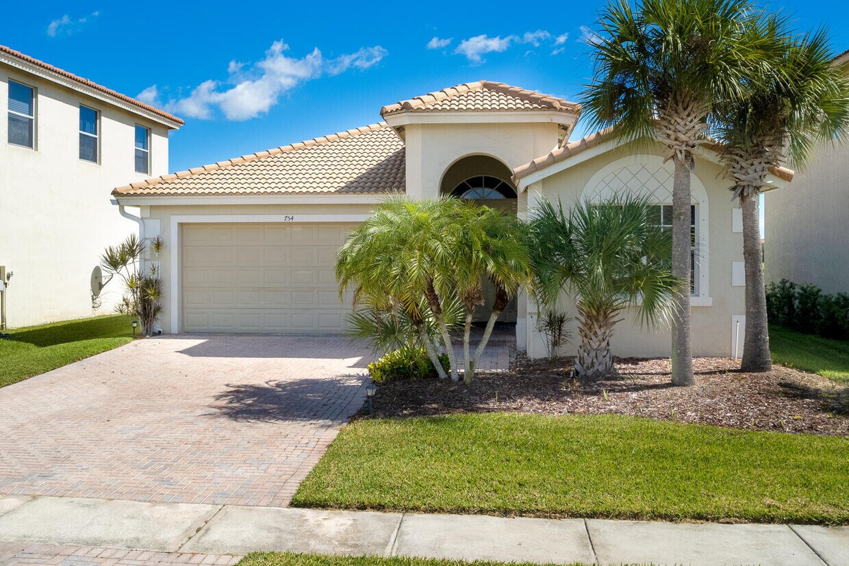 754 Aberfoyle Ave, Fort Pierce, FL 34947 | Apartments.com
