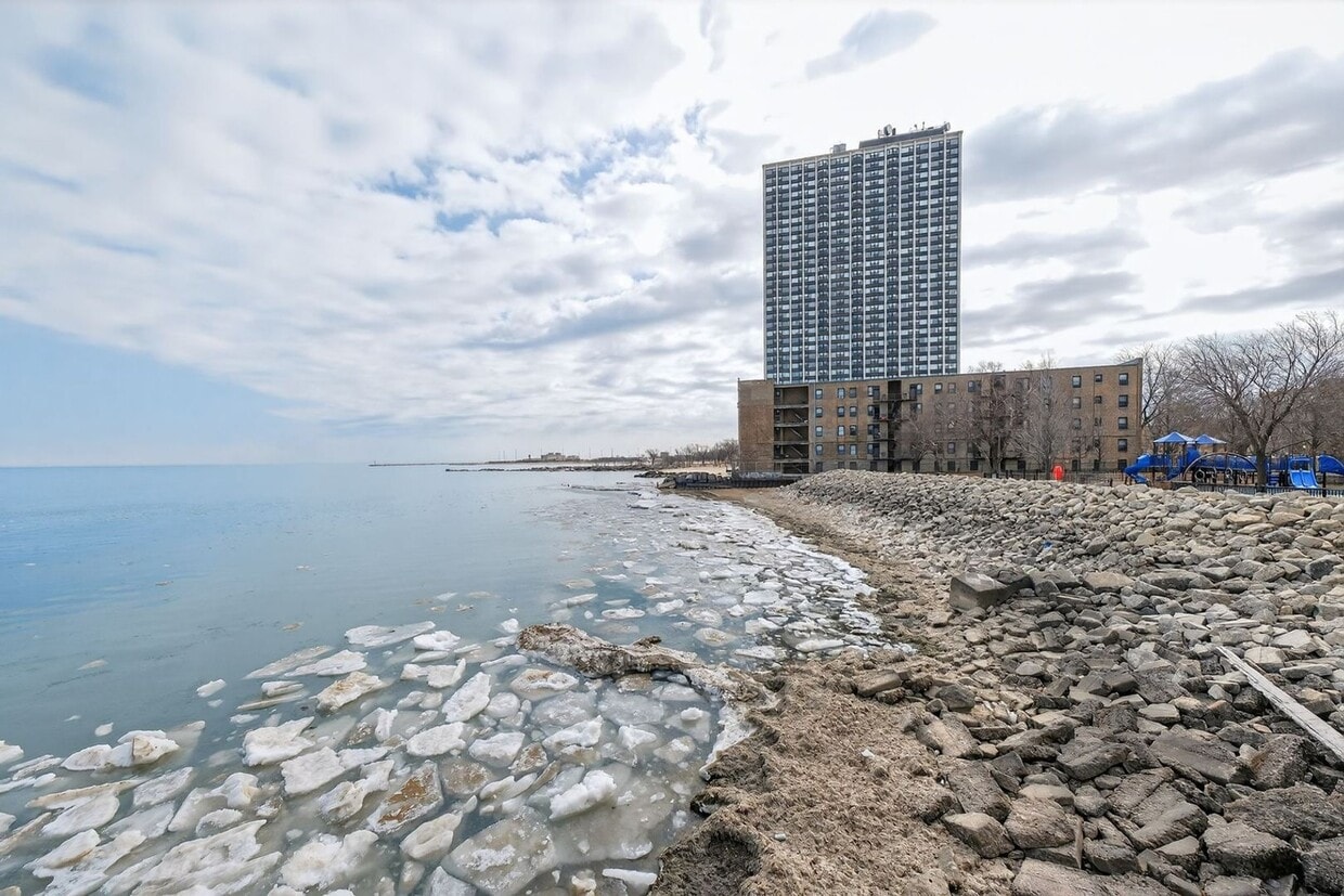 7337 S South Shore Dr, Chicago, IL 60649 | Apartments.com