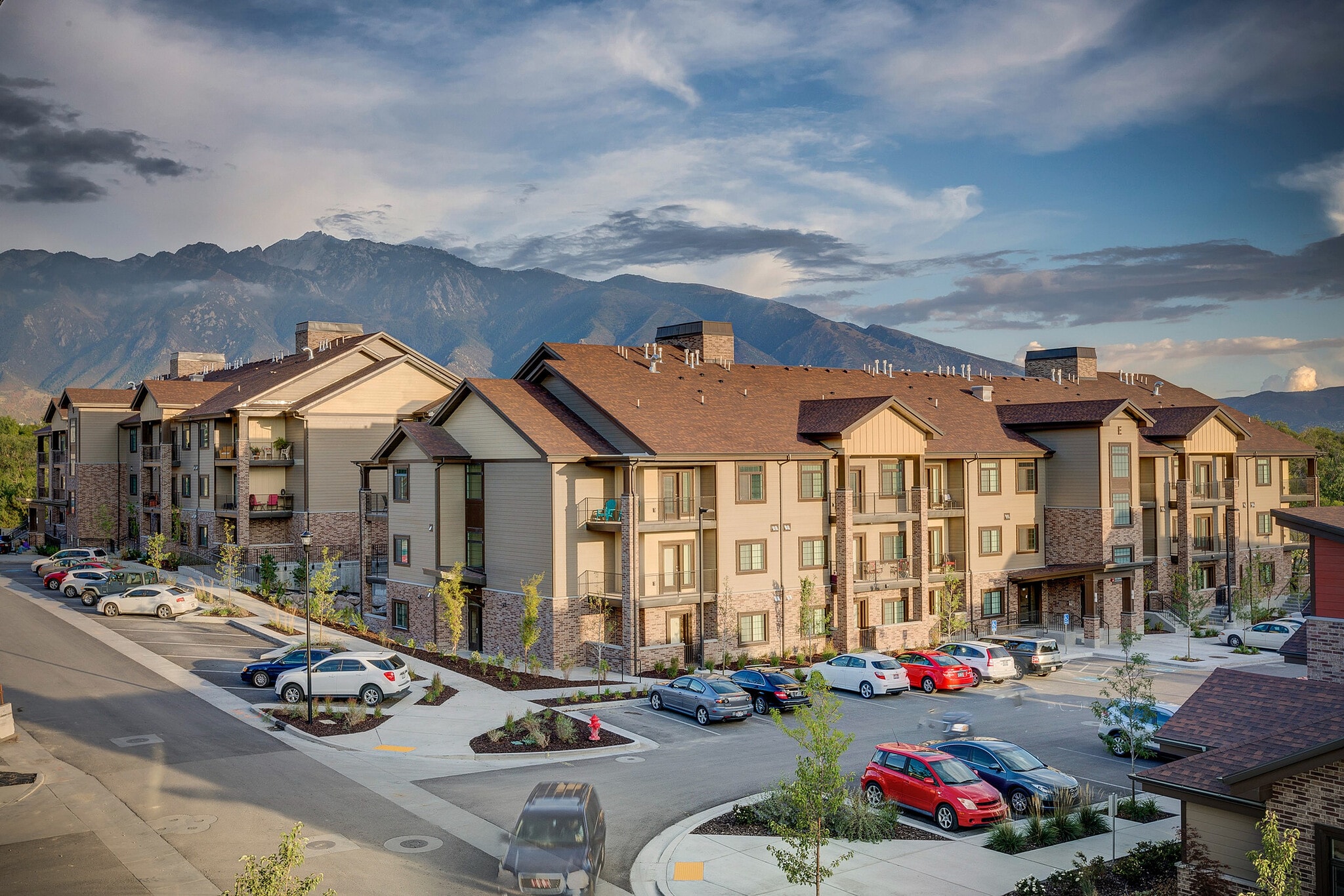 Dry Creek Apartments - 124 E Dry Creek Ridge Ln Sandy, UT 84070 ...