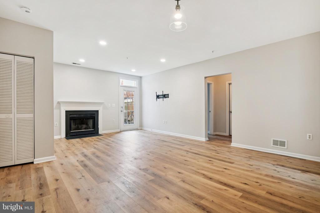 1012 Simsbury Ct Unit 1C, Crofton, MD 21114 - Room for Rent in Crofton ...