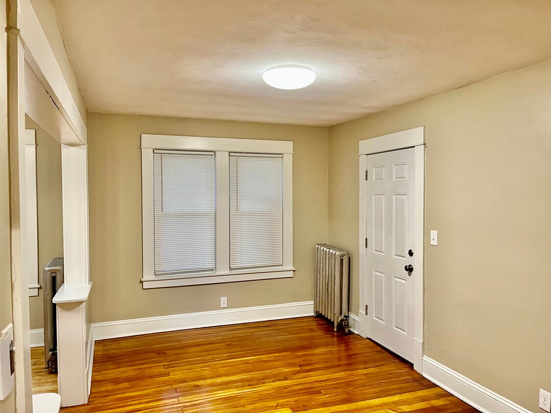 365 Cold Spring Ave Unit 1st FL, West Springfield, MA 01089 Apartments ...