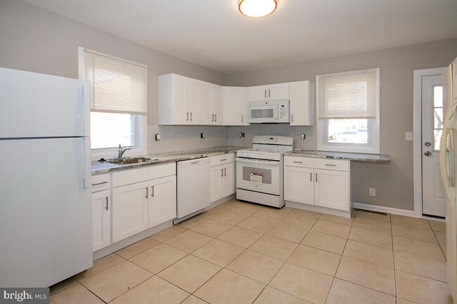 207 Somerset St, Gloucester City, NJ 08030 - Townhome Rentals in ...