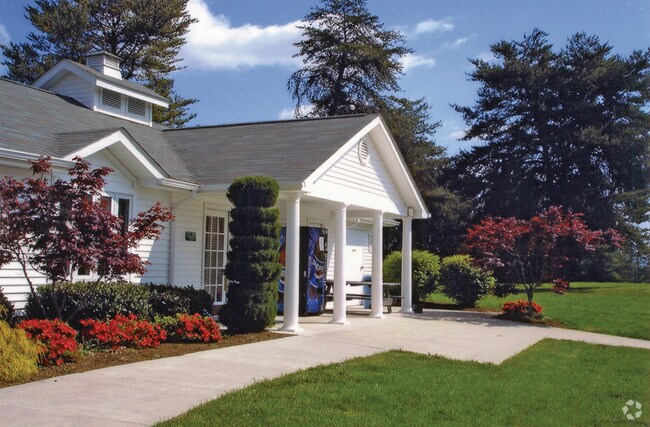 Green Valley Apartments for Rent with Parking - Cave Spring, VA ...