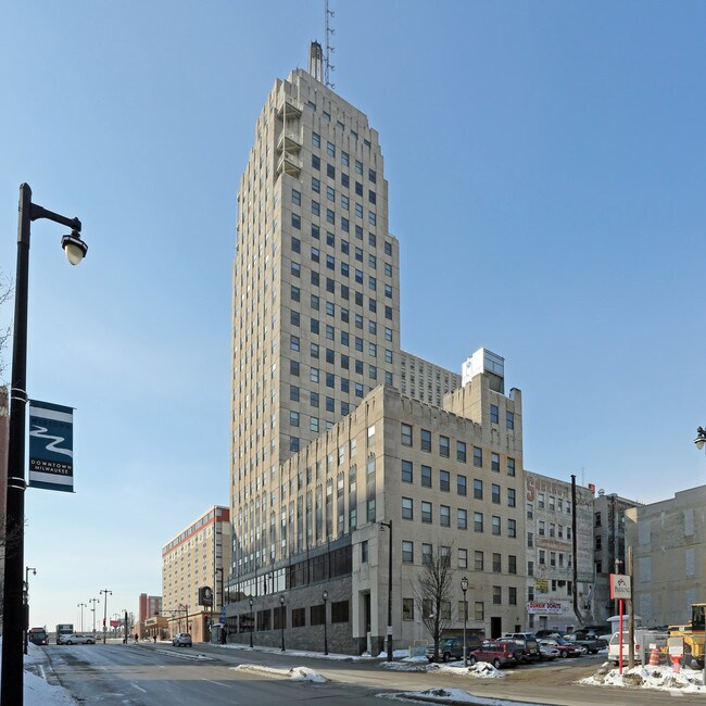The Wisconsin Tower Rentals - Milwaukee, WI | Apartments.com