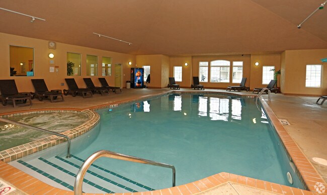 Gateway Meadows Apartments for Rent with a Swimming Pool - Neenah, WI ...