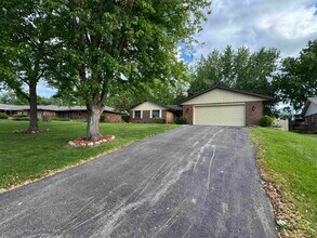 Spring Lake Estates Apartments for Rent with Extra Storage - Rockford ...