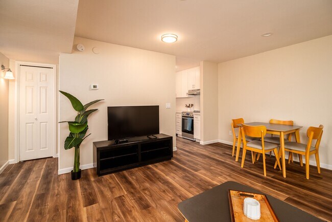 Morning View Apartments for Rent with a Walk-In Closet - Tucson, AZ ...