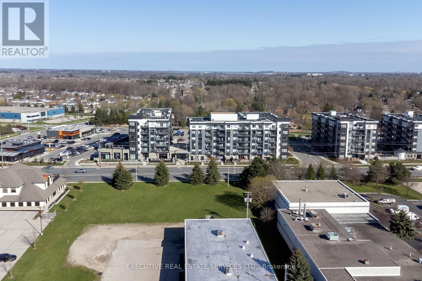 251 Northfield Dr E Unité 322, Waterloo, ON N2K 0G9 - Appartement à ...