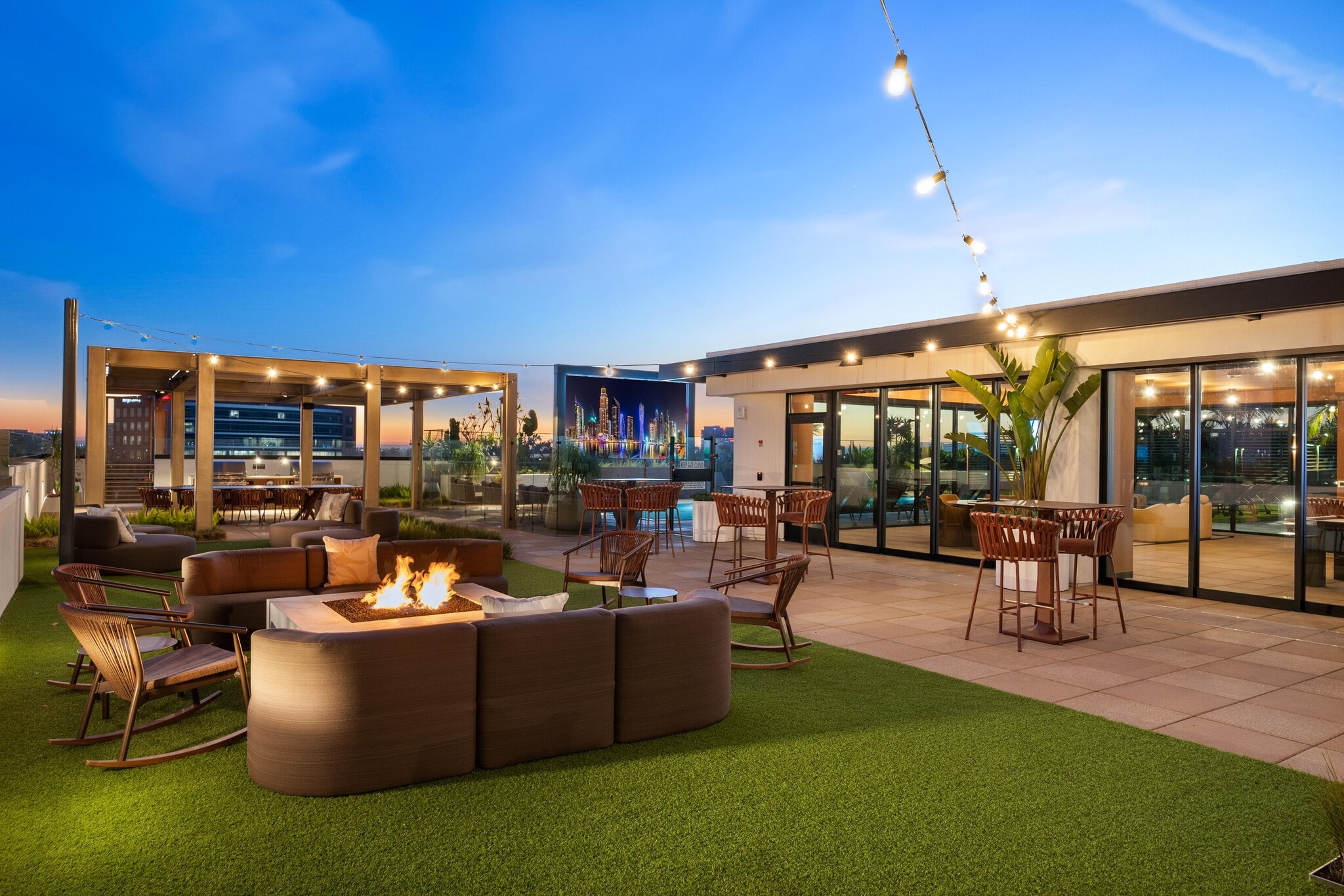 Aurum - 2055 Main St Irvine, CA 92614 | Apartments.com