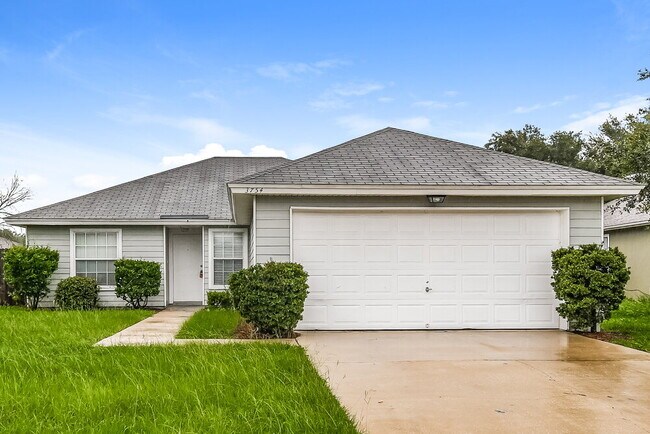 Springtree Village Apartments for Rent with a Garage - Jacksonville, FL ...