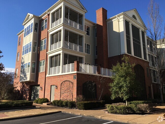 Green Acres Apartments for Rent with a Walk-In Closet - Memphis, TN ...
