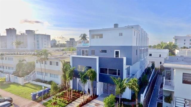 Isle of Normandy Miami View Townhouses for Rent - Miami Beach, FL - 1 Townhouses