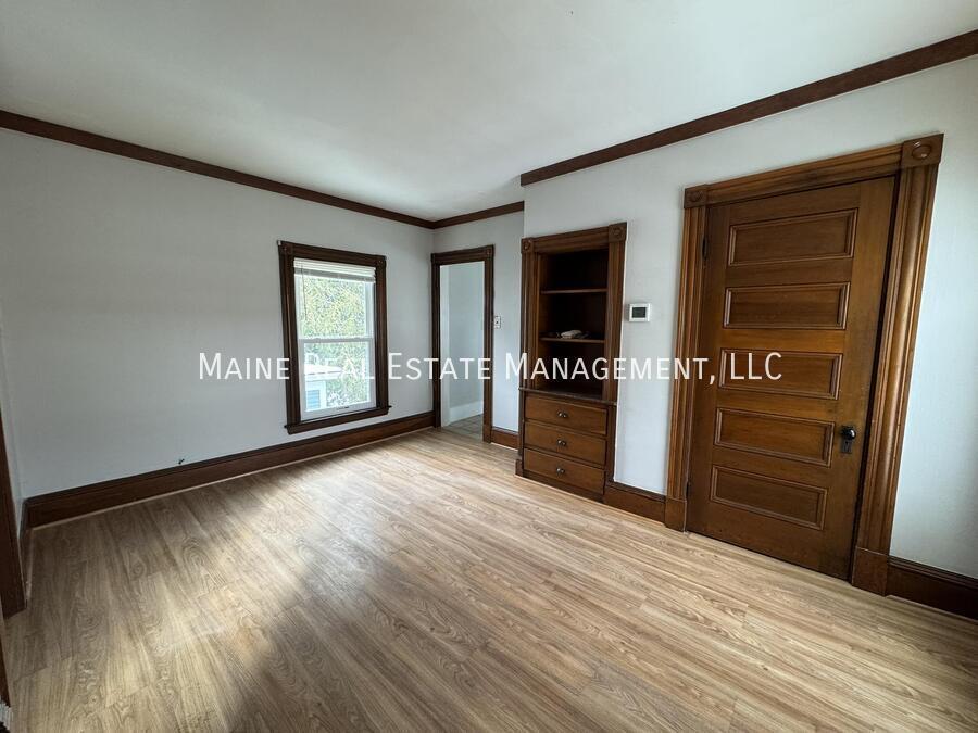 28 Pleasant St Unit 2R, Waterville, ME 04901 - Room for Rent in ...