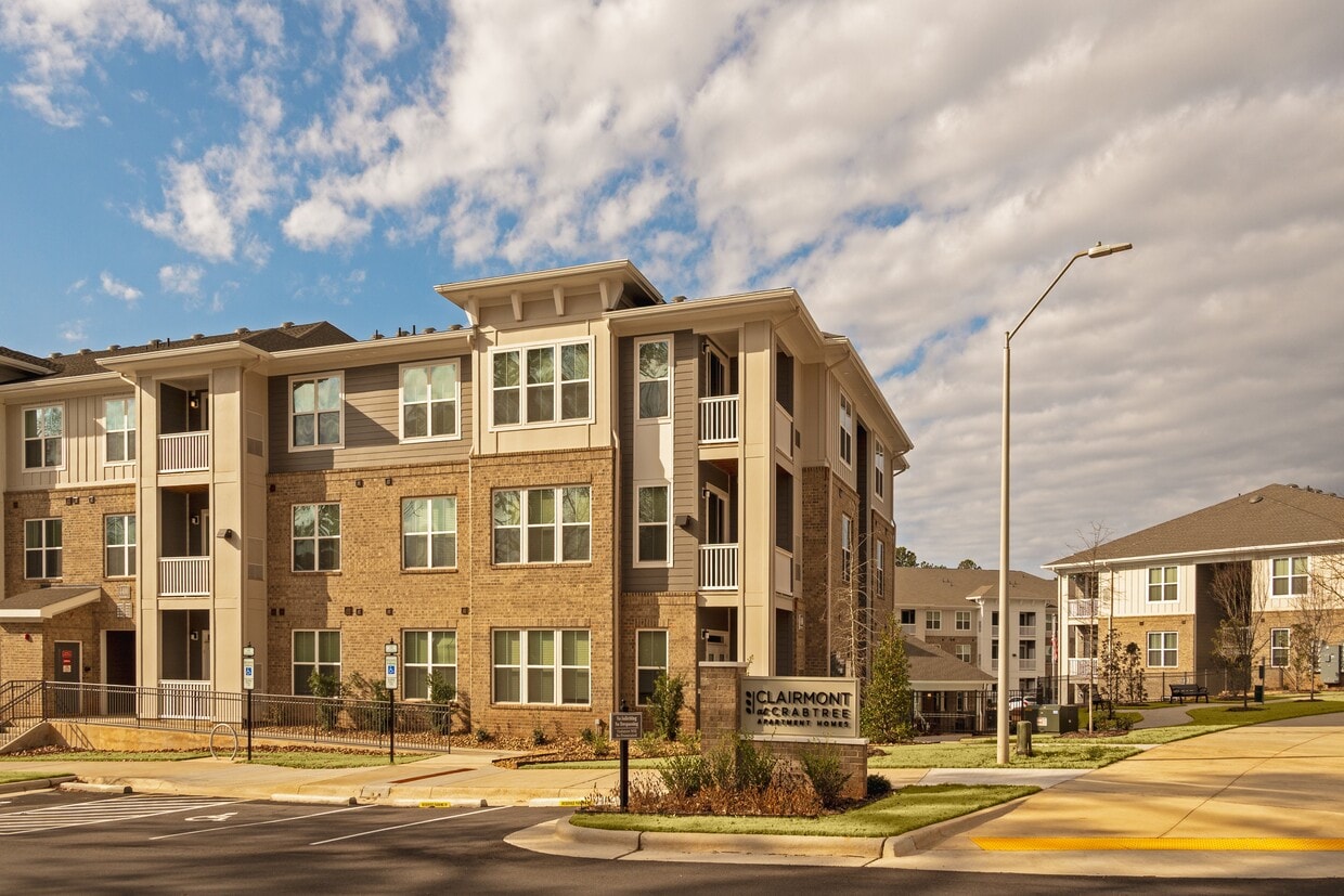 Clairmont at Crabtree - 4410 Royal Hill Ct Raleigh, NC 27612 ...