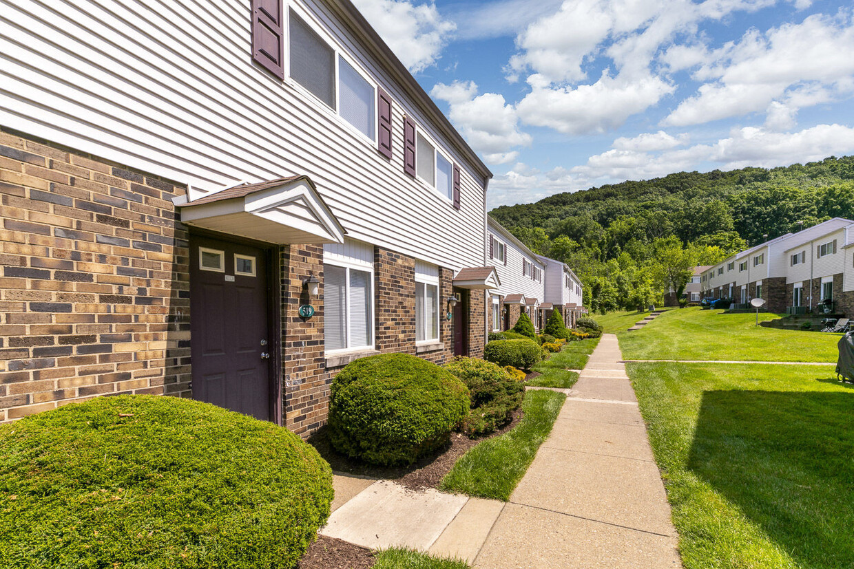 Emerald Gardens - 2400 Village Rd Pittsburgh, PA 15205 | Apartments.com