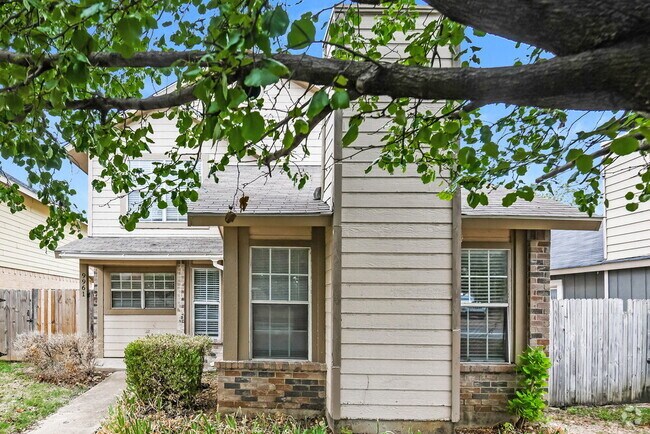 Falcon Ridge Loft Apartments for Rent - Fort Worth, TX - Updated Today ...