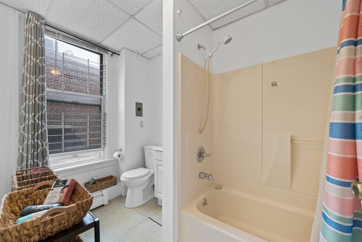 138 Wayne St Unit 2, Jersey City, NJ 07302 - Room for Rent in Jersey ...
