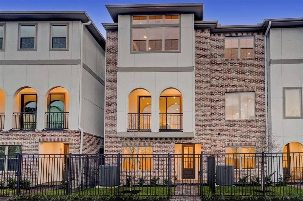 5226 Schuler St Houston, TX 77007 - Alquileres en Houston, TX ...