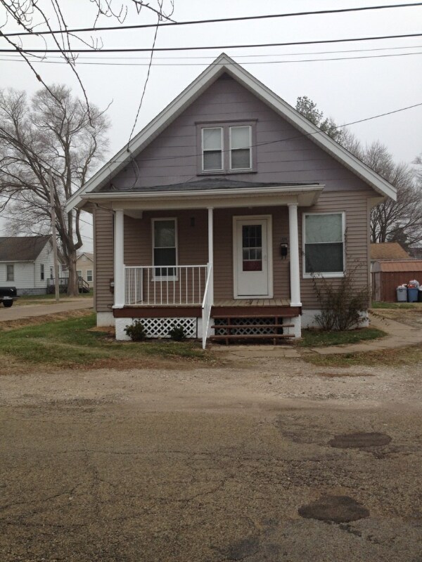 112 Bowers St, East Peoria, IL 61611 | Apartments.com