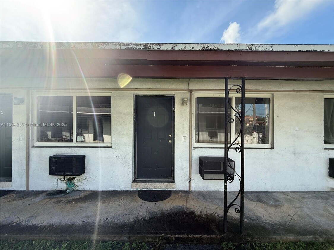 14355 NE 6th Ave Unit 8, North Miami, FL 33161 - Room for Rent in North ...