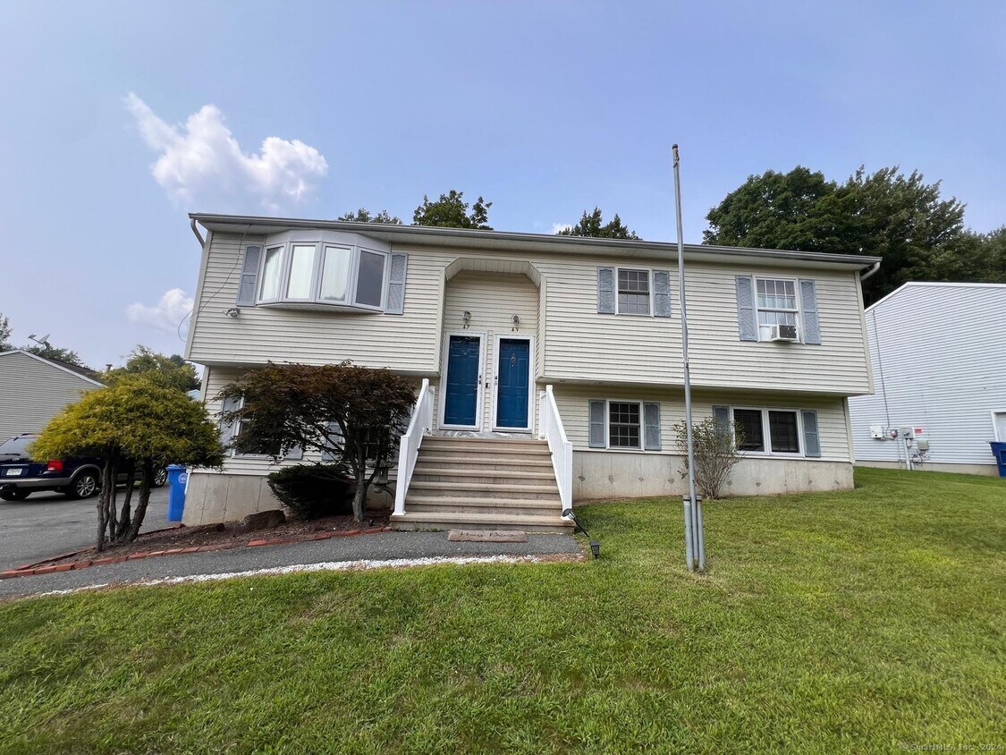 47 Ryan Pl, Waterbury, CT 06704 - Room for Rent in Waterbury, CT ...