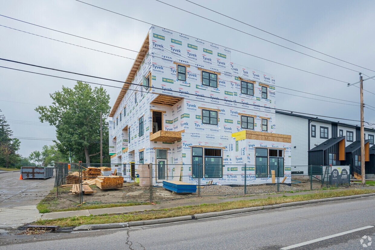 4503 17 Av SW, Calgary, AB T3E 0E2 Appartements - 4503 17 Av SW Calgary ...