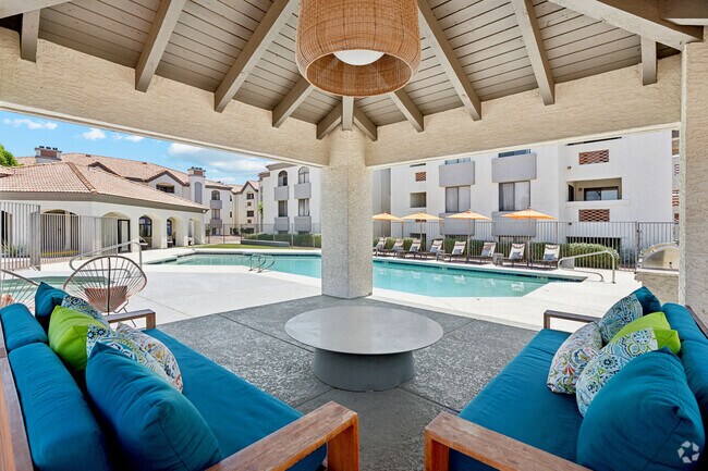 Continental Townhouses Apartments for Rent with a Walk-In Closet - Mesa ...