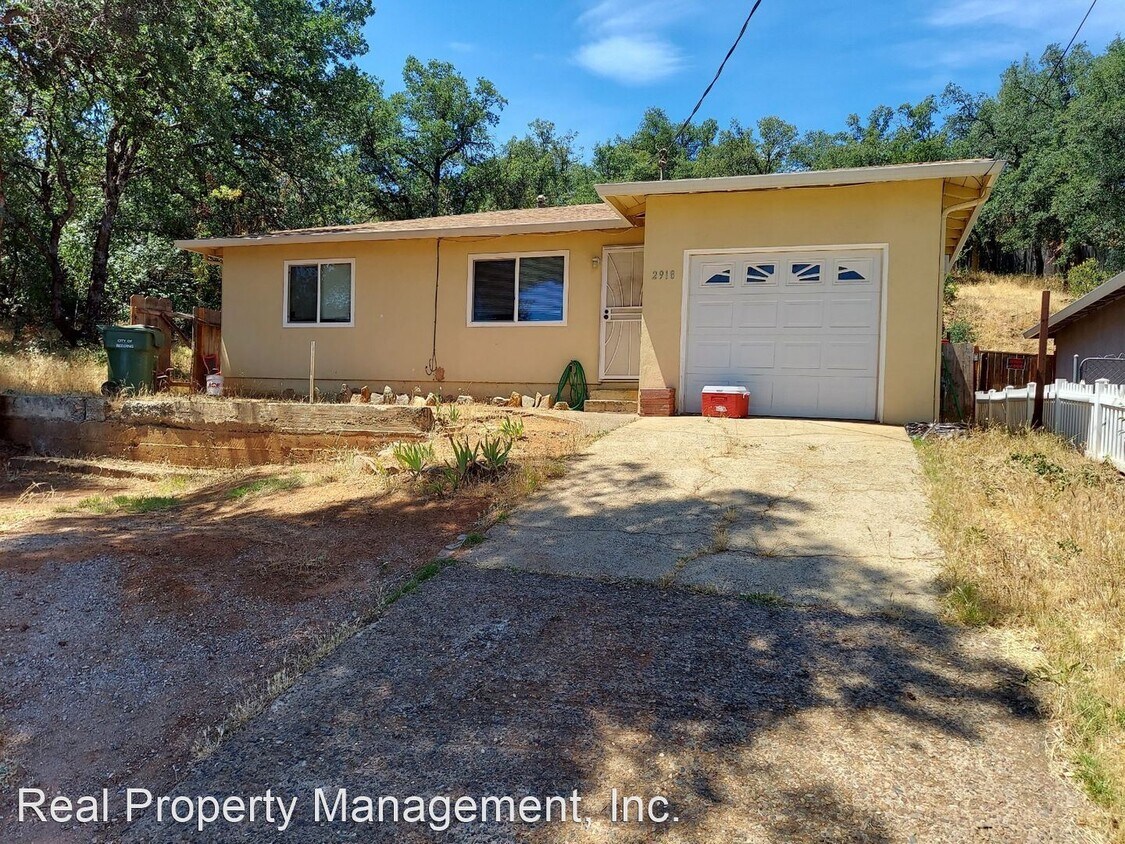 2918 West St, Redding, CA 96001 - House Rental in Redding, CA ...