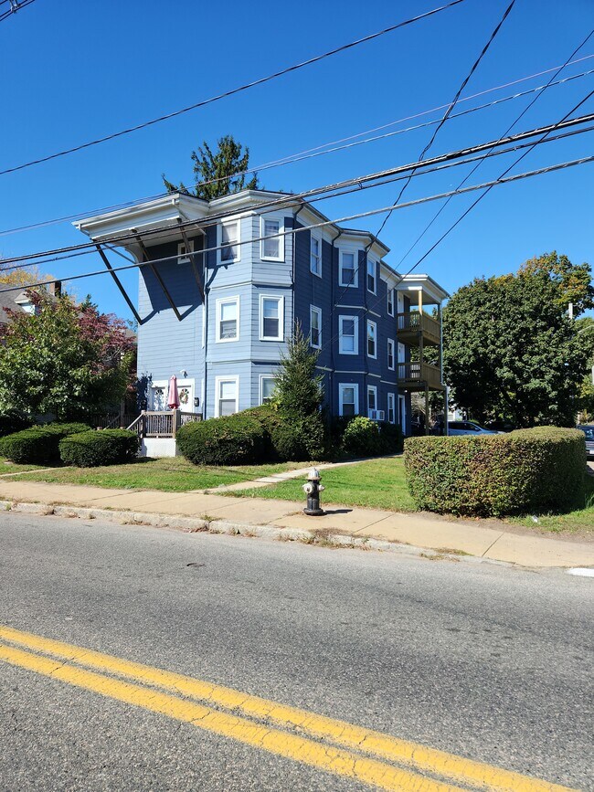 Apartments for Rent with Yard in Sharon NH - Page 13 | Apartments.com