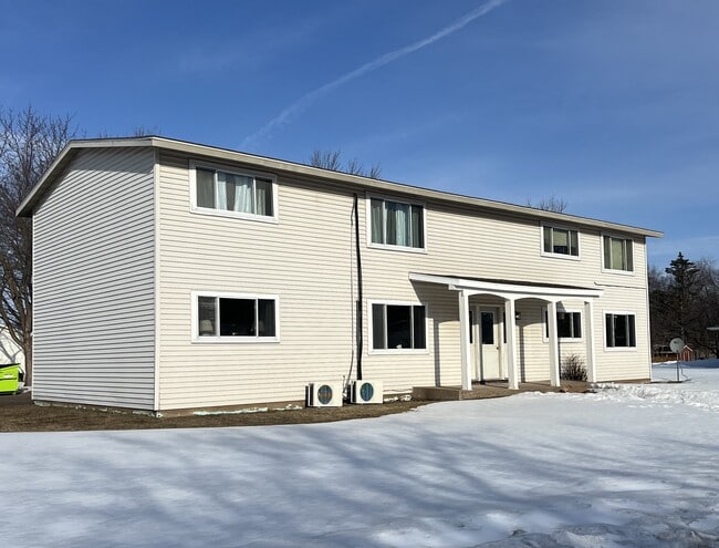 750 Harding St Unit 4, Chippewa Falls, WI 54729 - Apartments in ...