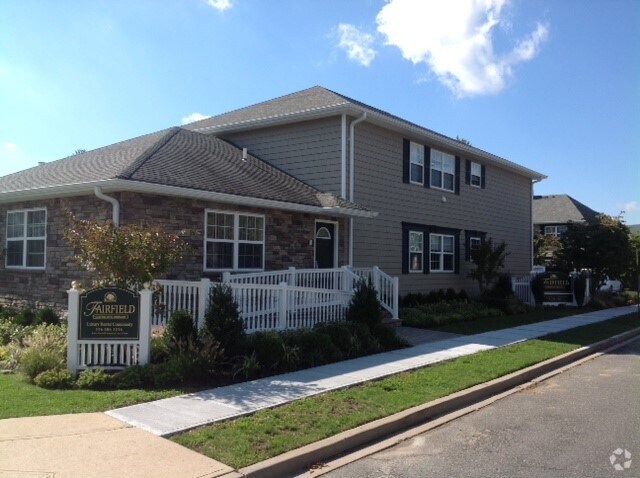 Explore Farmingdale, NY: City Guide | Apartments.com