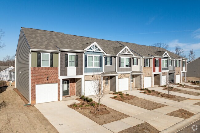 Melrose Townhomes Apartments for Rent with a Walk-In Closet - Matthews ...